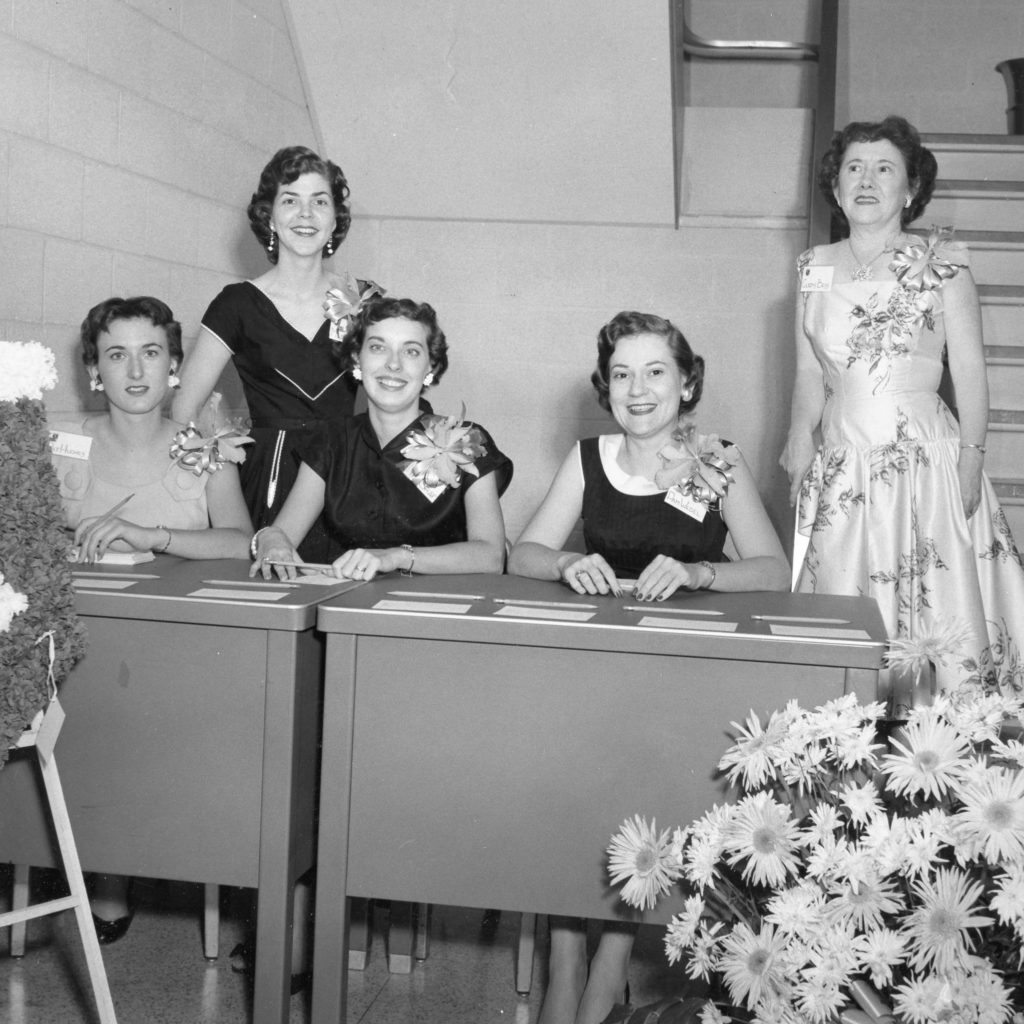 1940 & 50s: Women in Wartime - Graybar